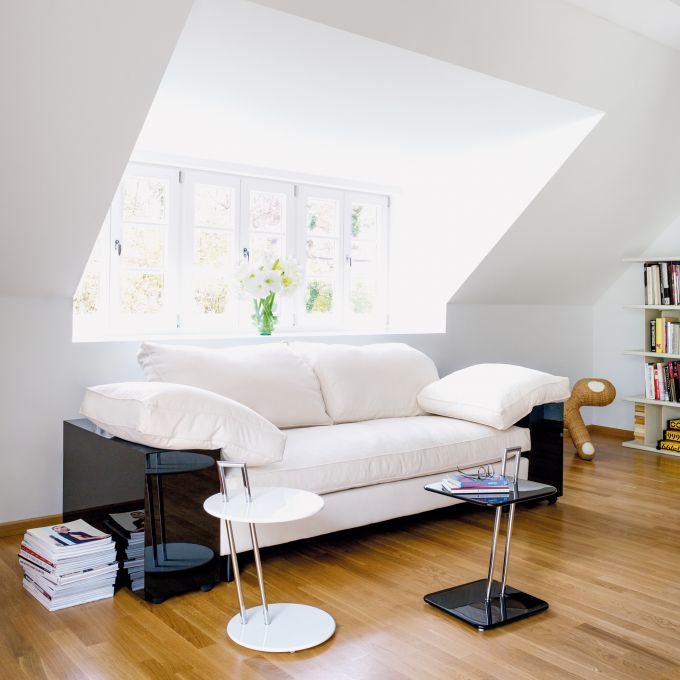 Anniversary of an Icon: 100 Years ago Eileen Gray designed the Lota Sofa - ClassiCon